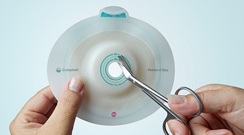 How To Apply & Change A Colostomy Bag - Coloplast